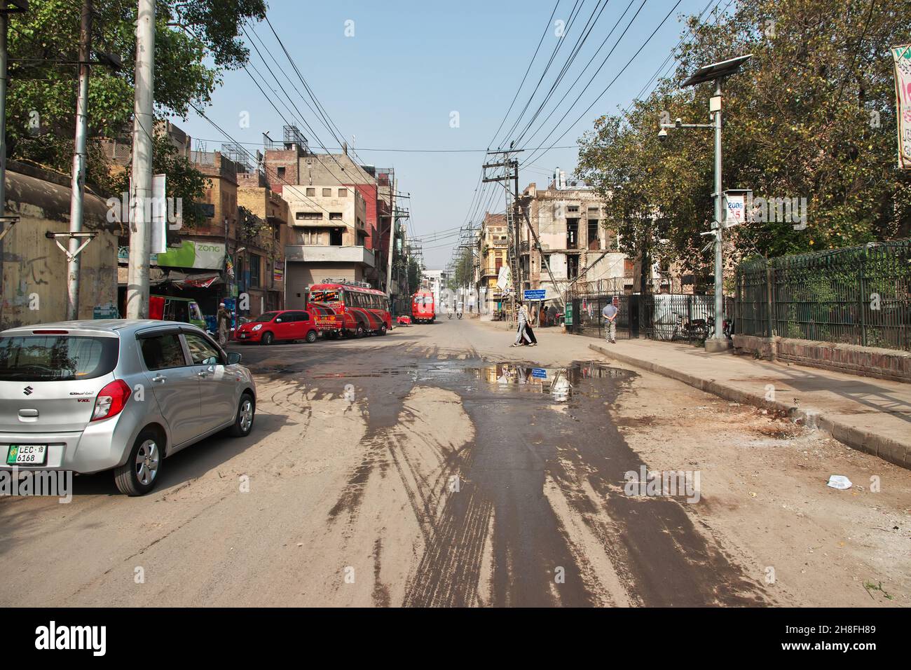 Lahore walled city bazaar hi-res stock photography and images - Alamy