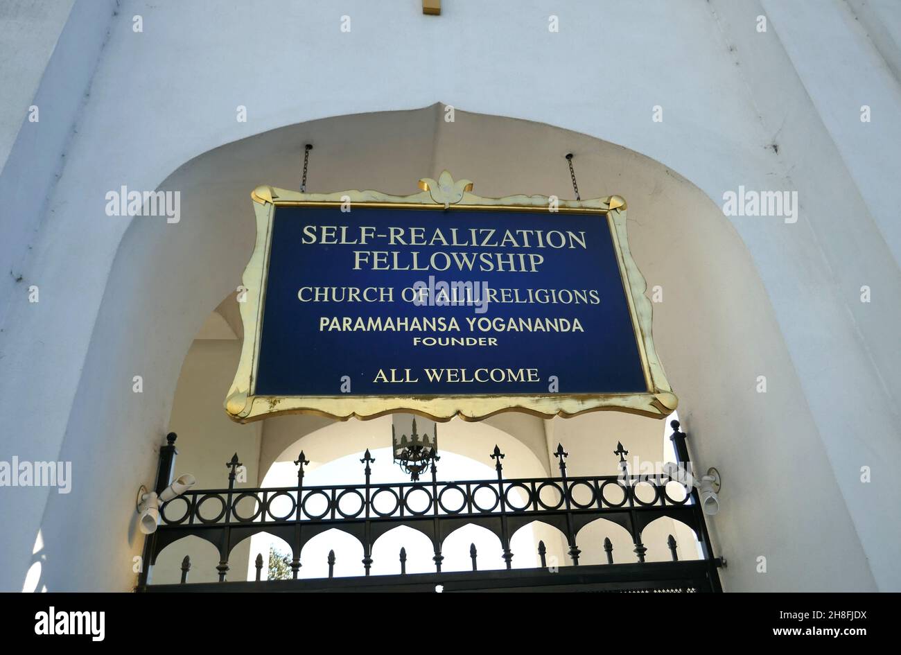 Self realization fellowship hollywood temple hi-res stock photography ...