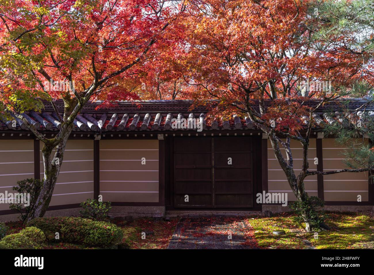 Eikando temple winter hi-res stock photography and images - Alamy