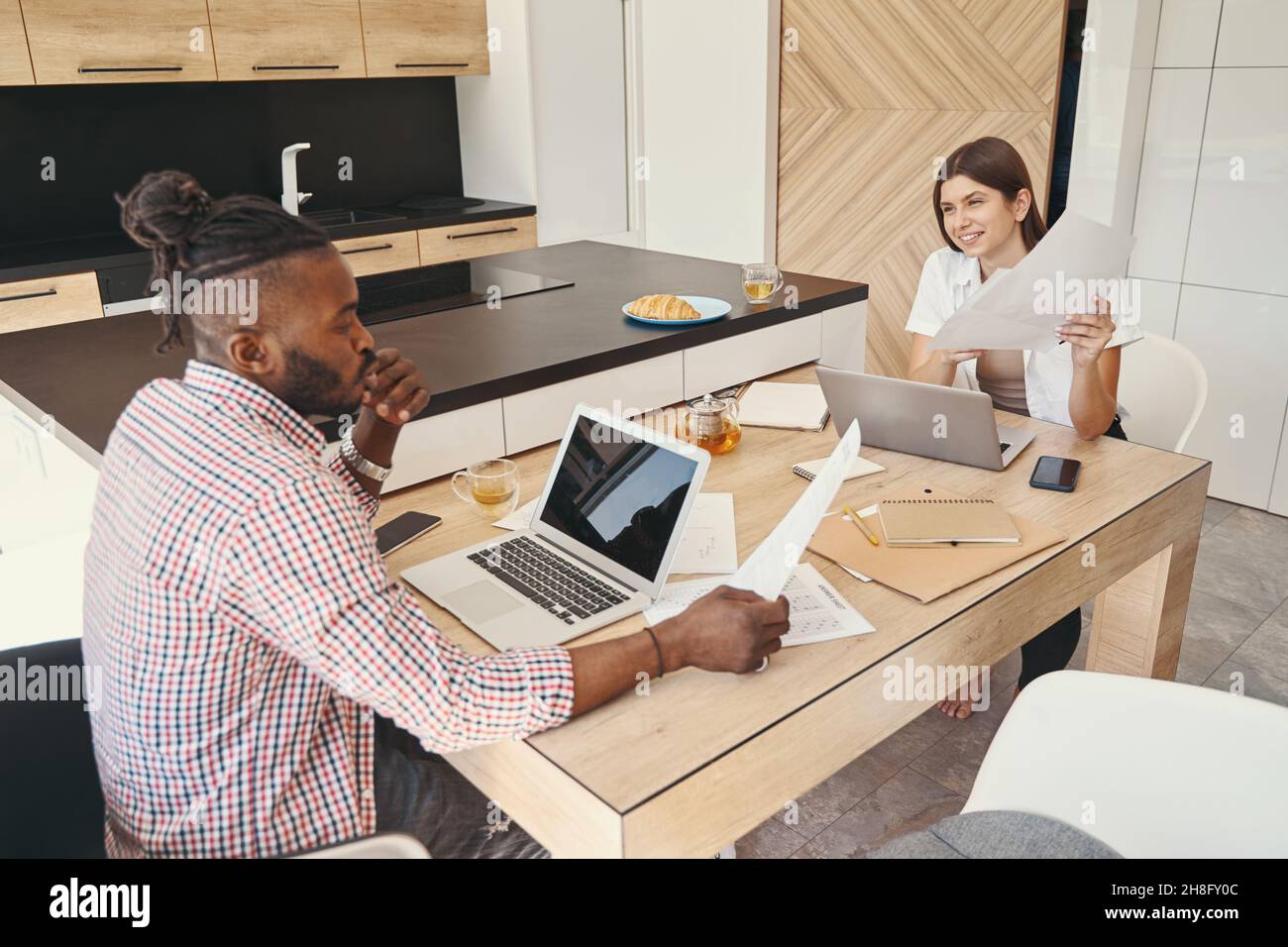Student revising desk hi-res stock photography and images - Alamy