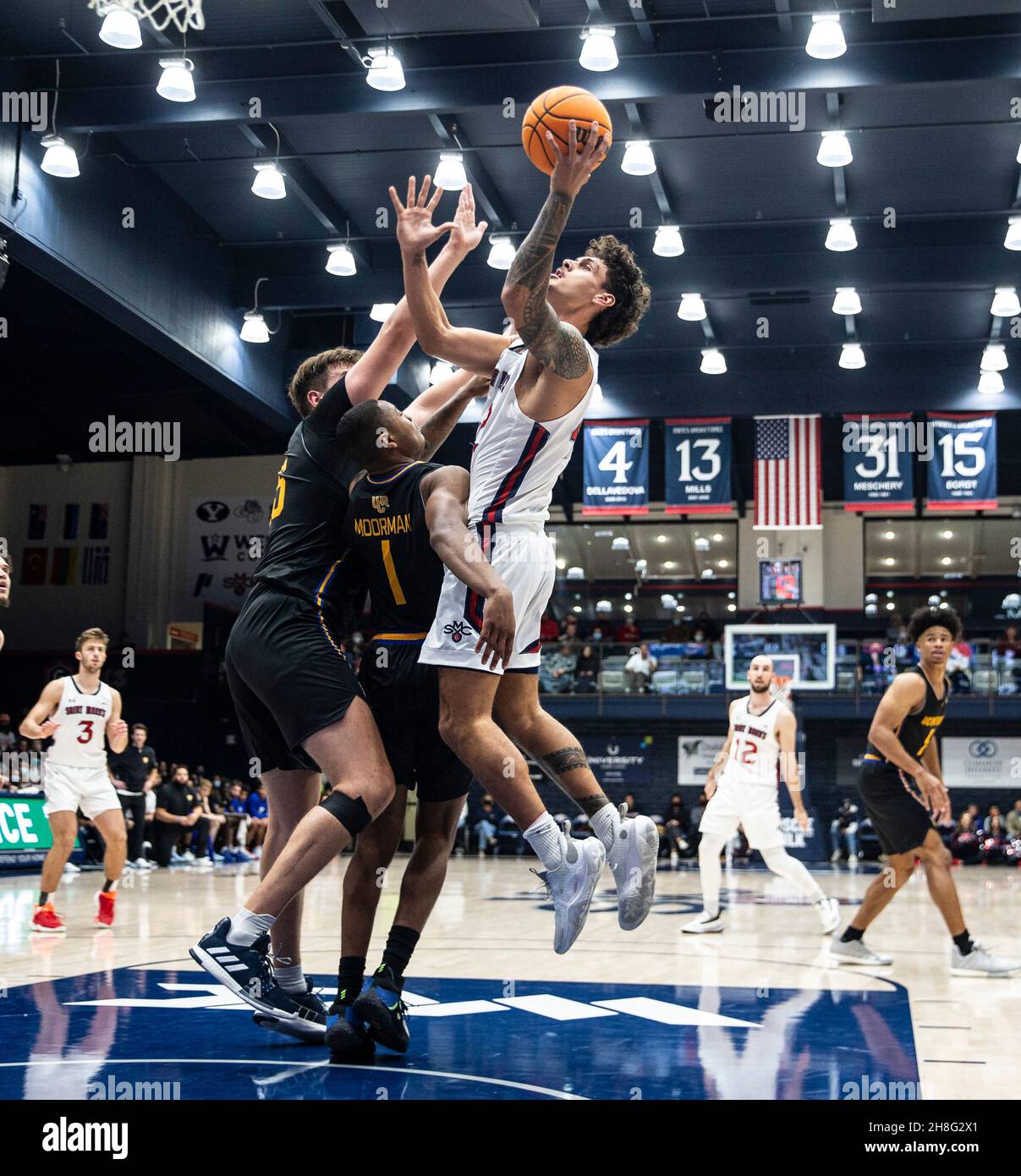 McKeon Pavilion Moraga Calif, USA. 29th Nov, 2021. CA U.S.A. St. Mary's ...