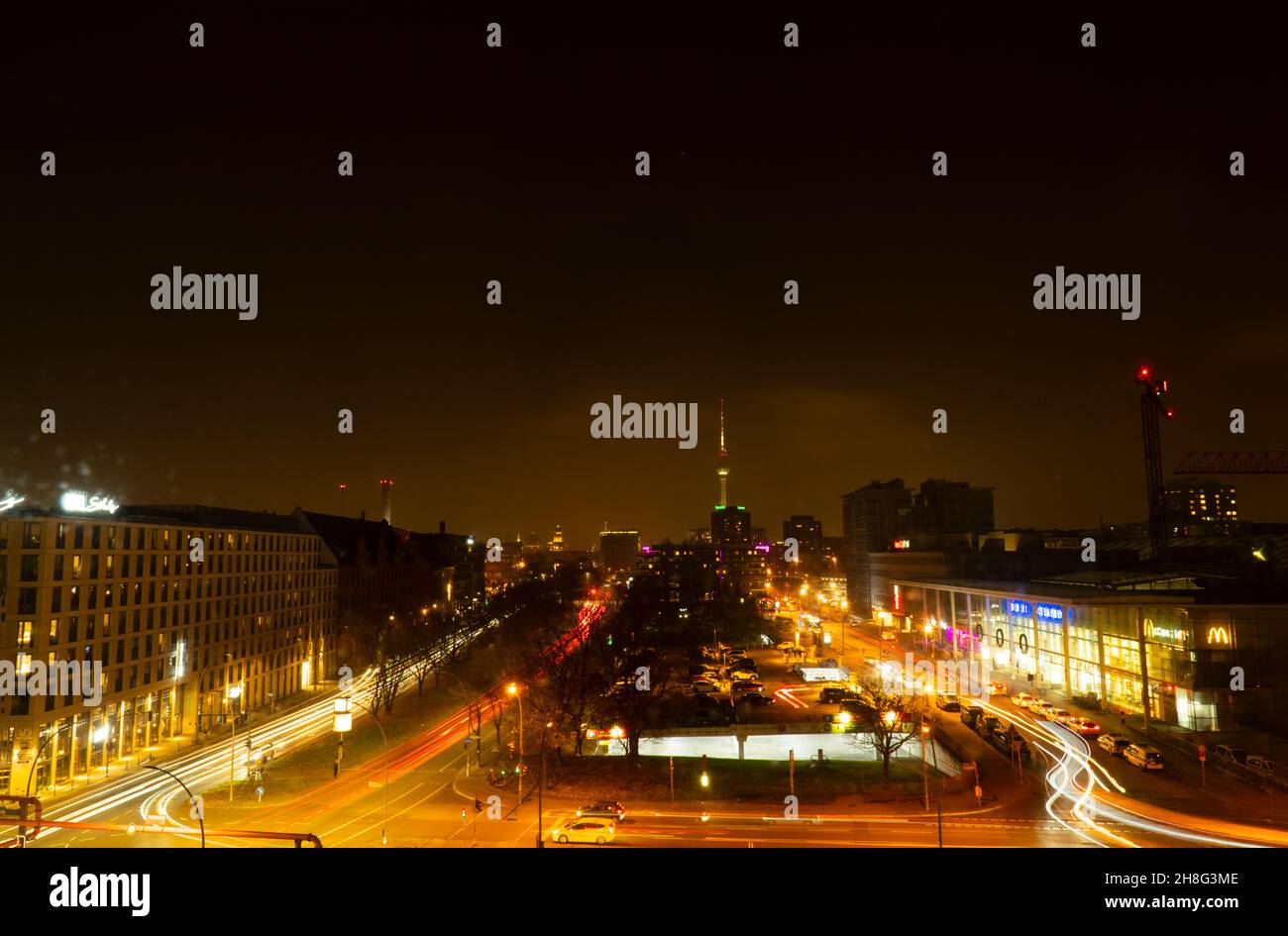 Blue night sky horizon birds eye hi-res stock photography and images ...