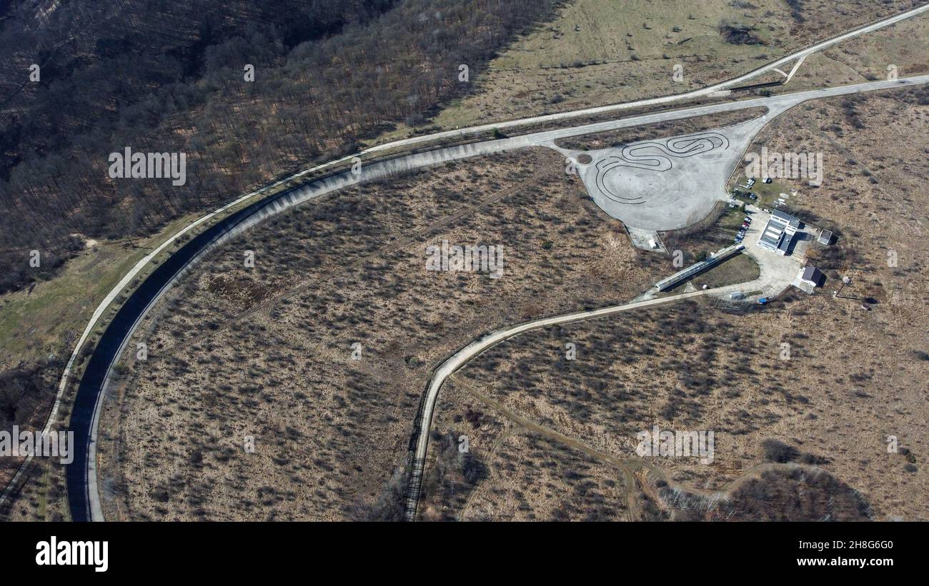 Car test track hi-res stock photography and images - Alamy