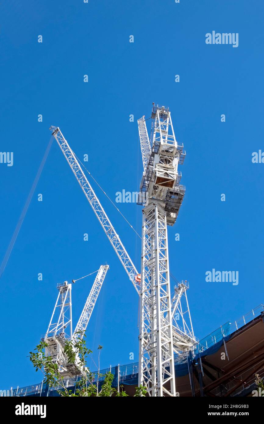 Google uk headquarters london hi-res stock photography and images - Alamy