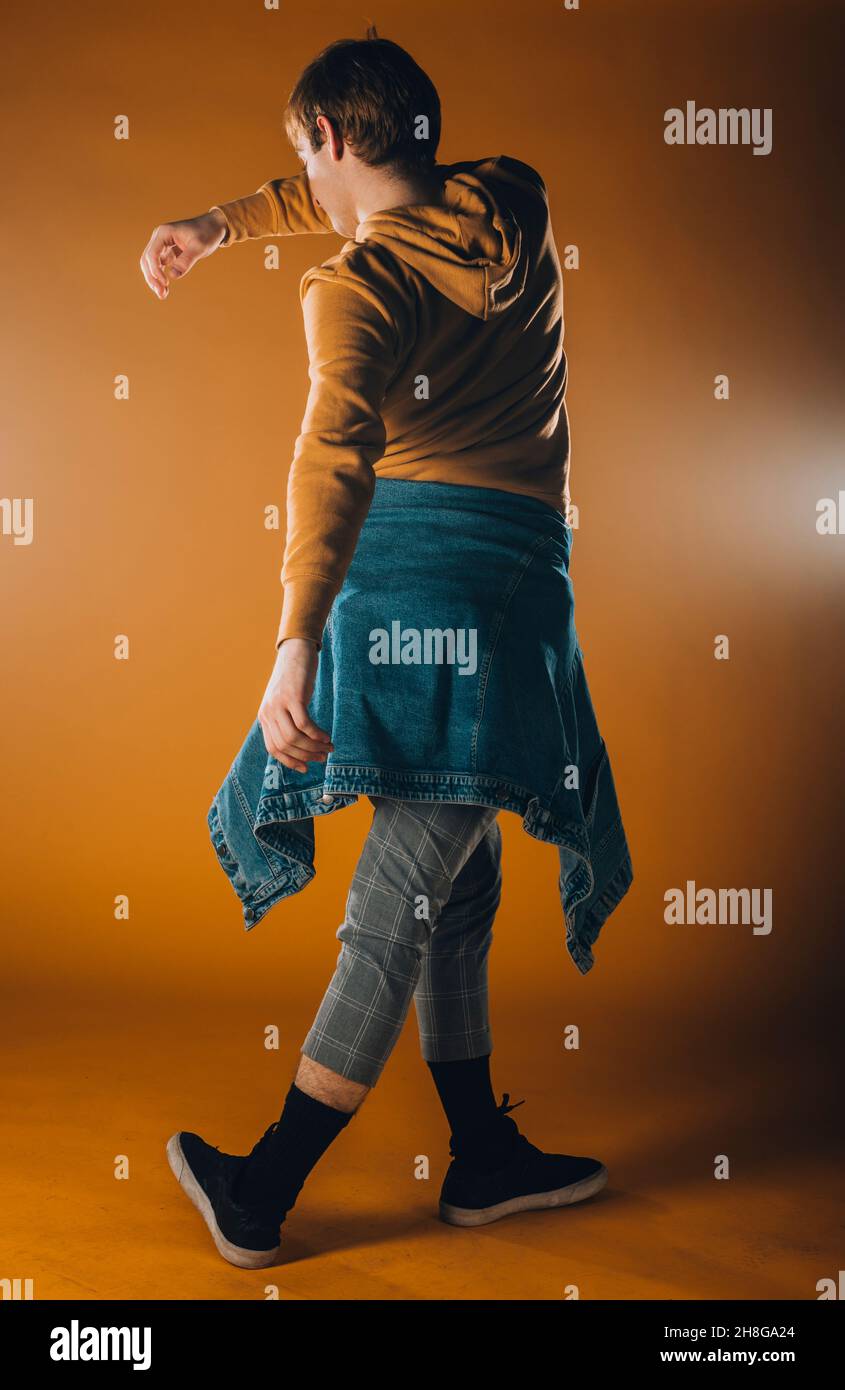 Contemporary dance artist practicing a dance routine Stock Photo - Alamy