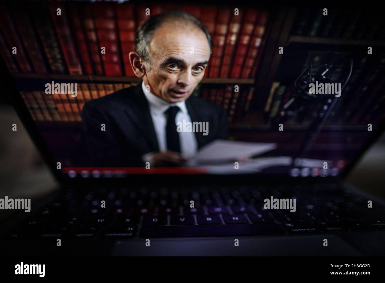 French far-right media pundit Eric Zemmour delivers a speech to ...