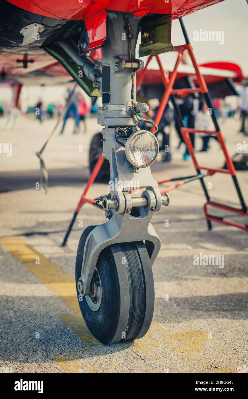 Airplane front wheels hi-res stock photography and images - Alamy