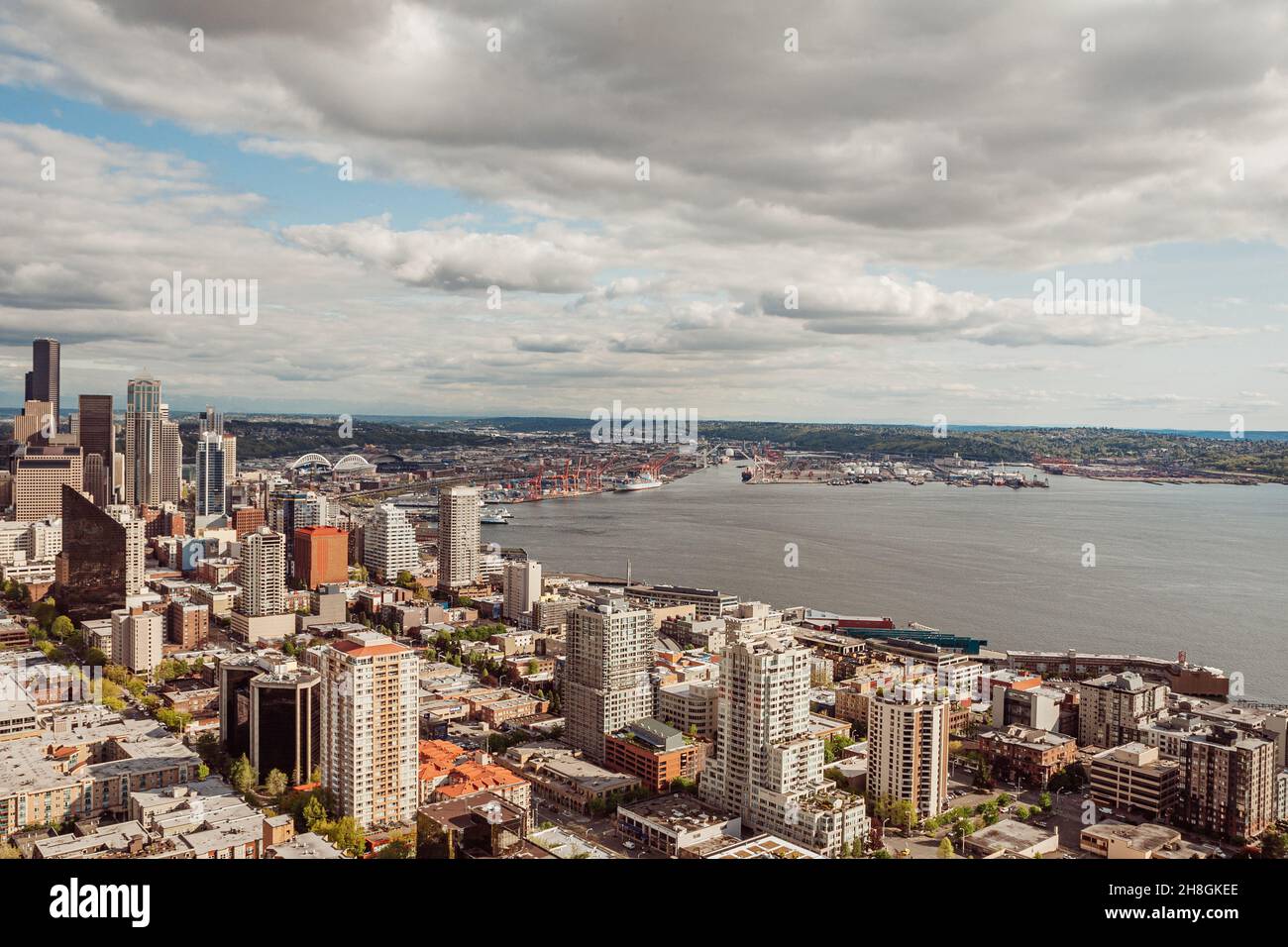 Port and beautiful buildings by the river in Seattle, Washington Stock ...