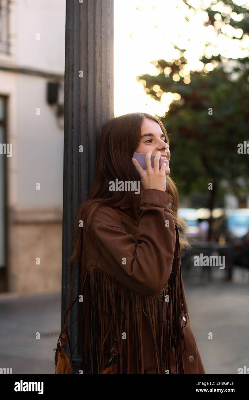 Calling cellphone hi-res stock photography and images - Alamy