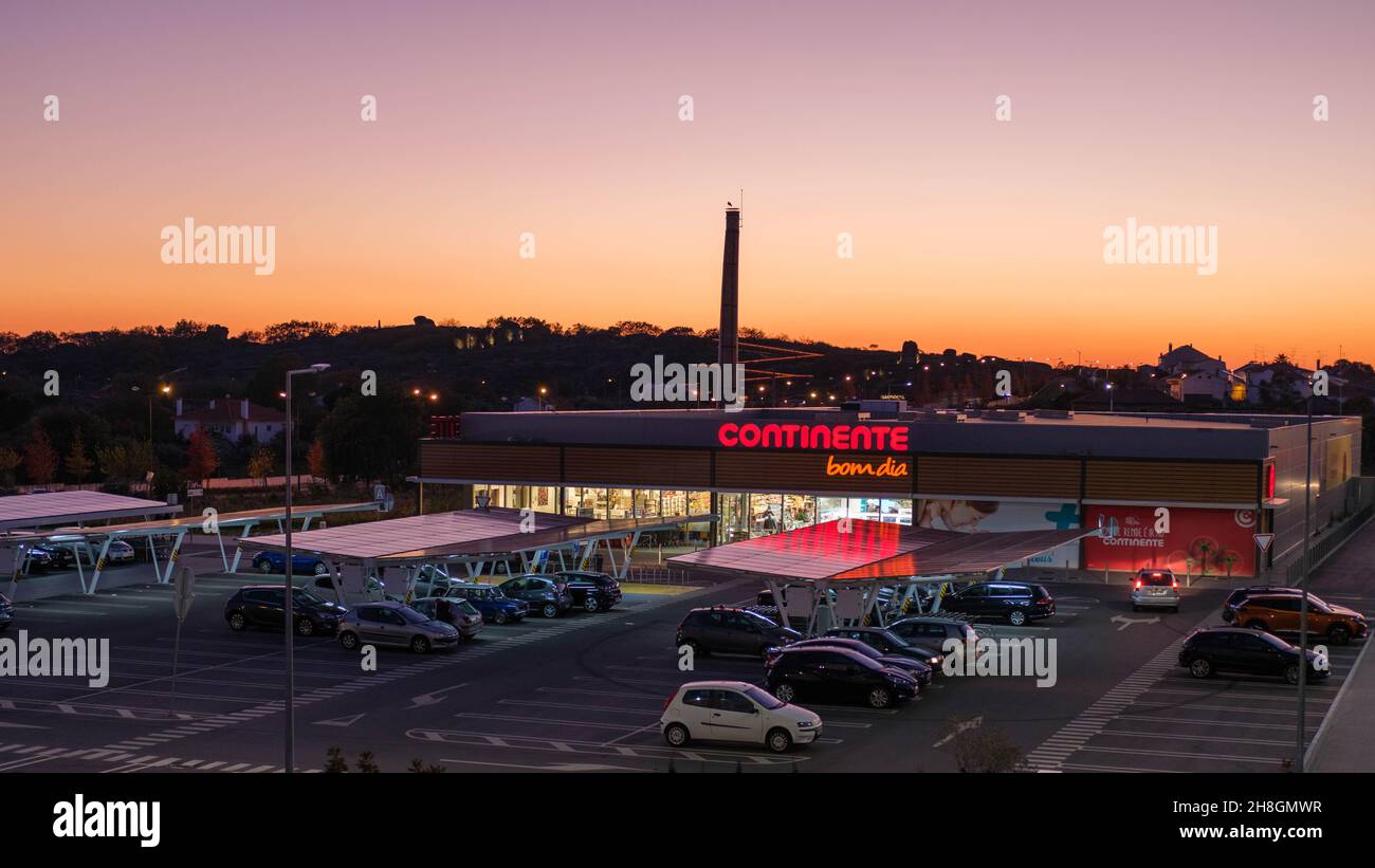 Continente store hi-res stock photography and images - Alamy