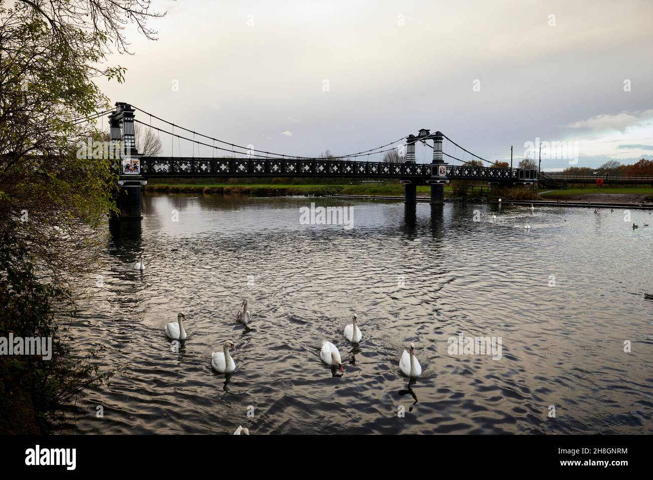 Ferry Bridge, Burton Upon Trent, Victorian pedestrian bridge over the ...