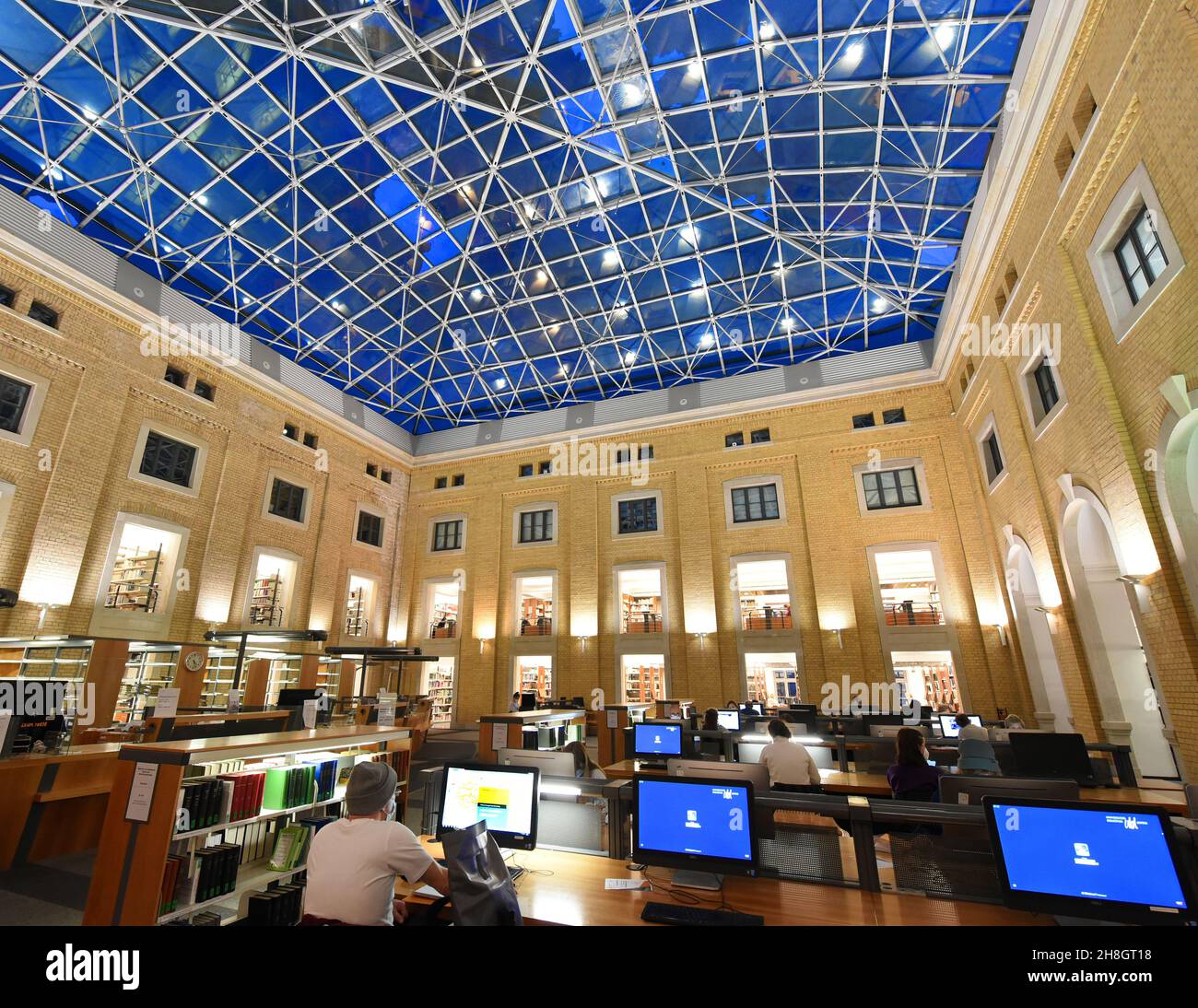 University facilities hi-res stock photography and images - Alamy
