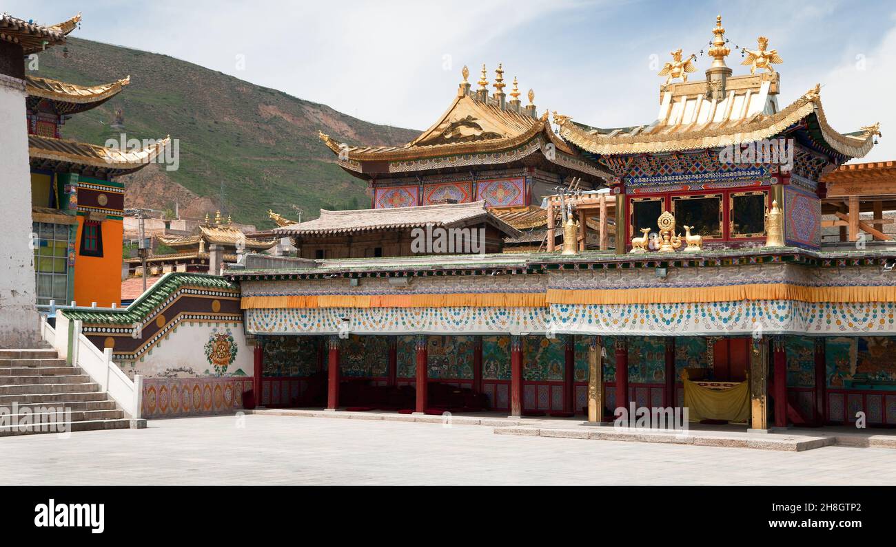 Zen monastery hi-res stock photography and images - Alamy
