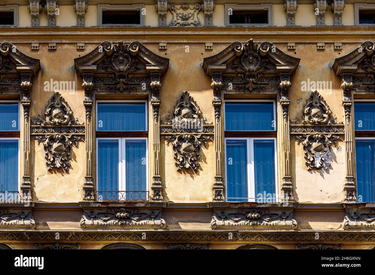 old windows in the building Stock Photo - Alamy