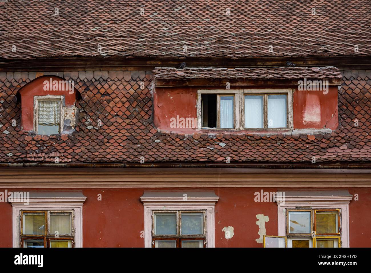 old windows in the building Stock Photo - Alamy