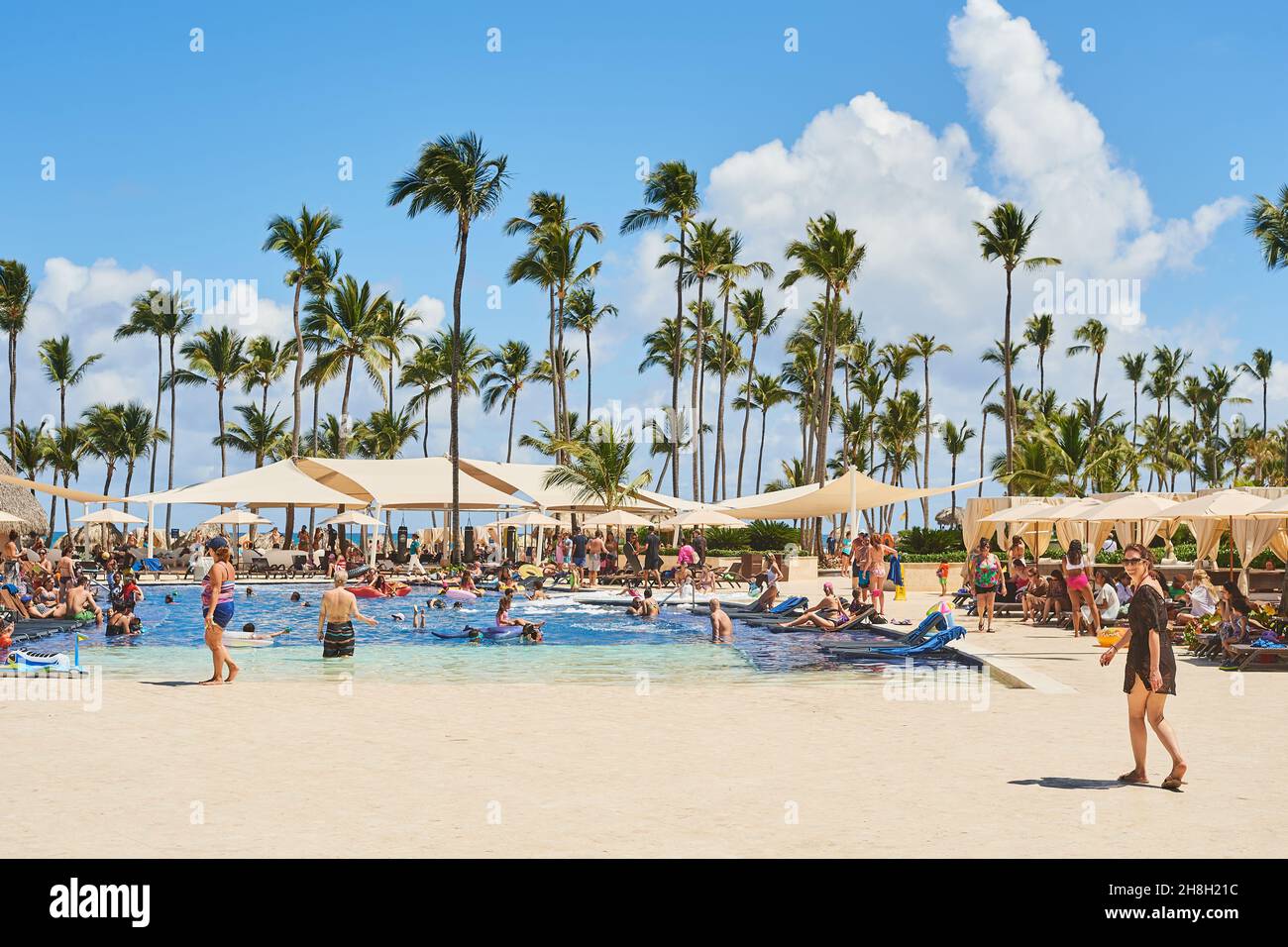 Holiday destination swimming pool Stock Photo - Alamy