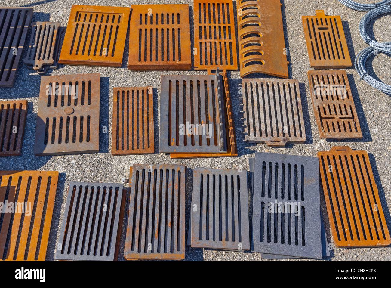 Cast Iron Grates Bbq Grill Barbecue Replacement Parts Stock Photo - Alamy