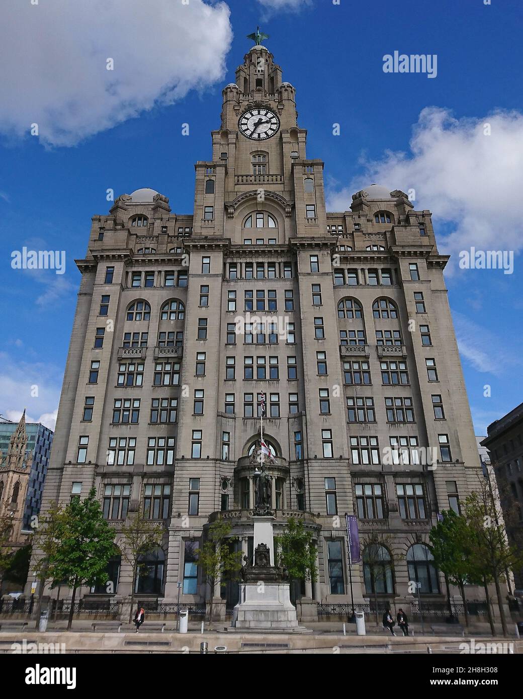 Liverpool liver bird hi-res stock photography and images - Alamy