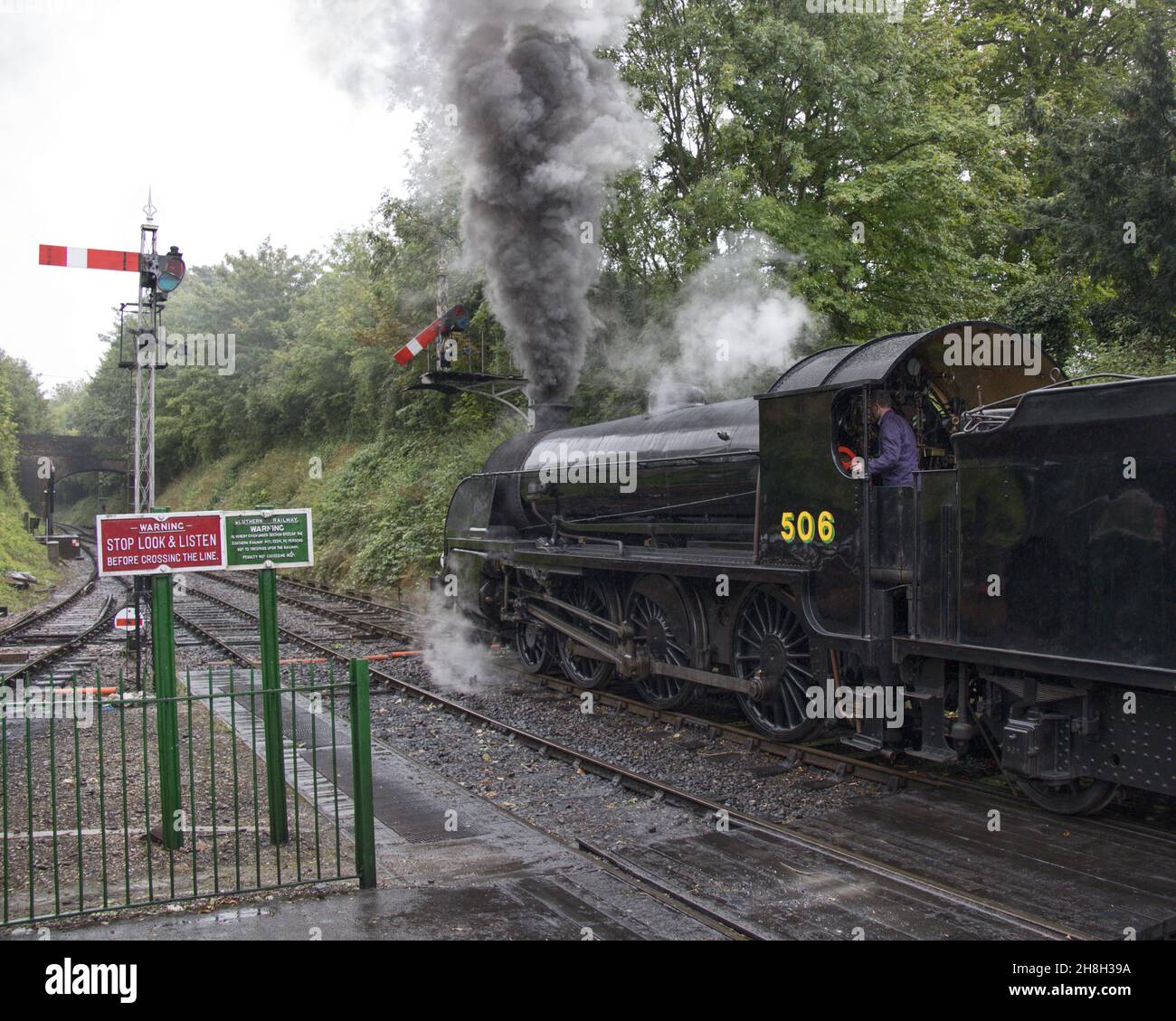 Urie S15 No. 506 departs Alresford Station Stock Photo - Alamy
