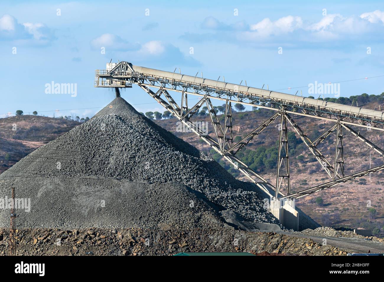 Mountain of minerals for the extraction of ore in open-cast mini Stock ...