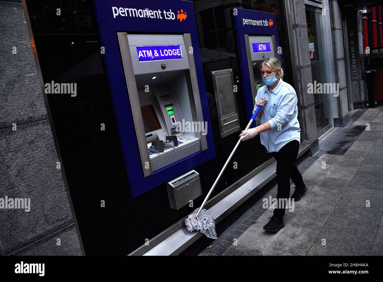 Permanent tsb atm hi-res stock photography and images - Alamy