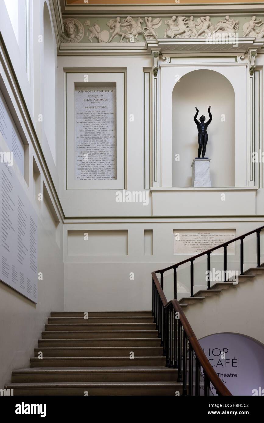 Neoclassical architecture interior hi-res stock photography and images ...