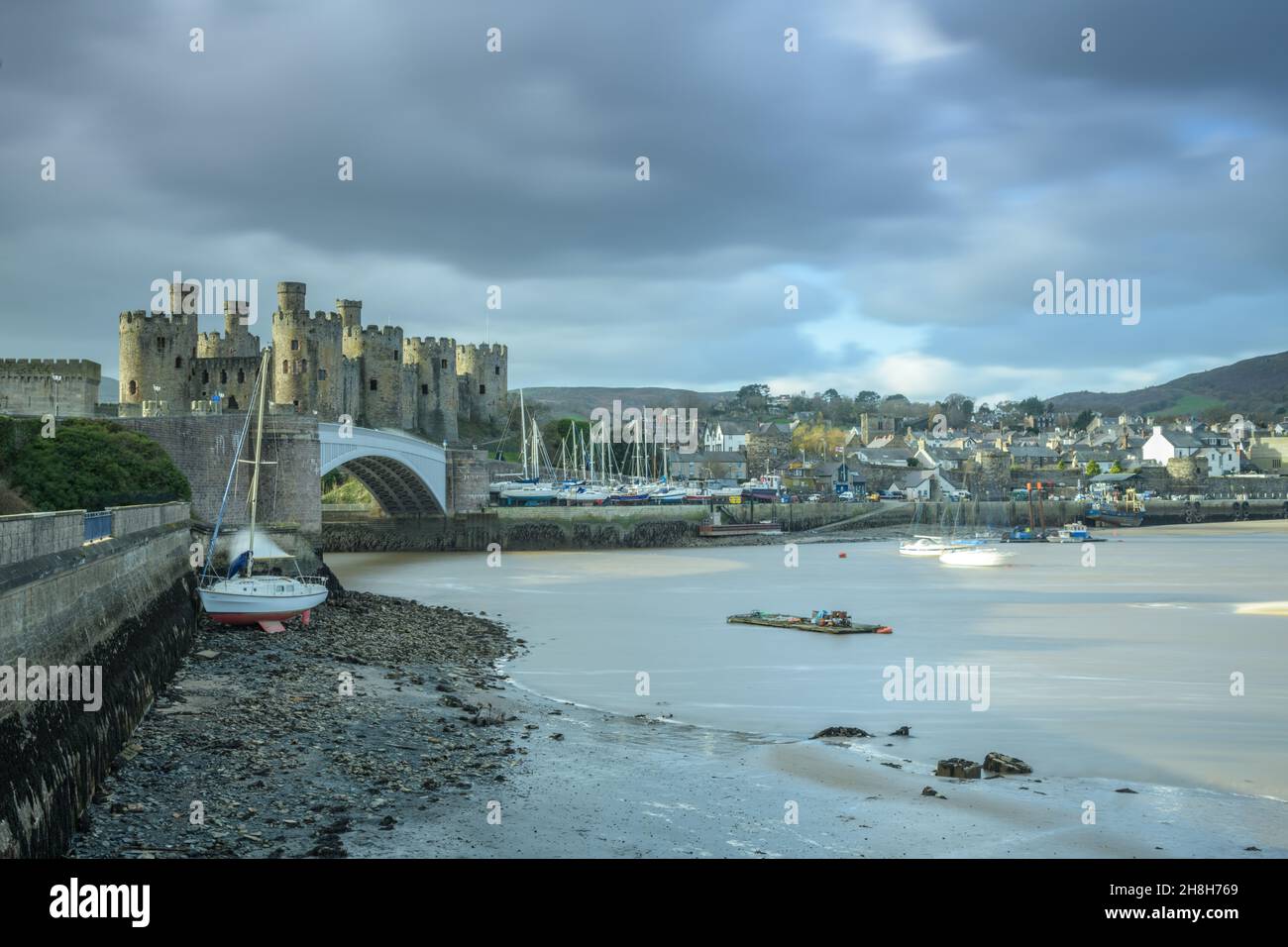 Storm arwen castle hi-res stock photography and images - Alamy