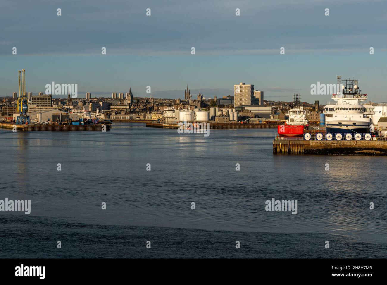 River dee dock estuary hi-res stock photography and images - Alamy