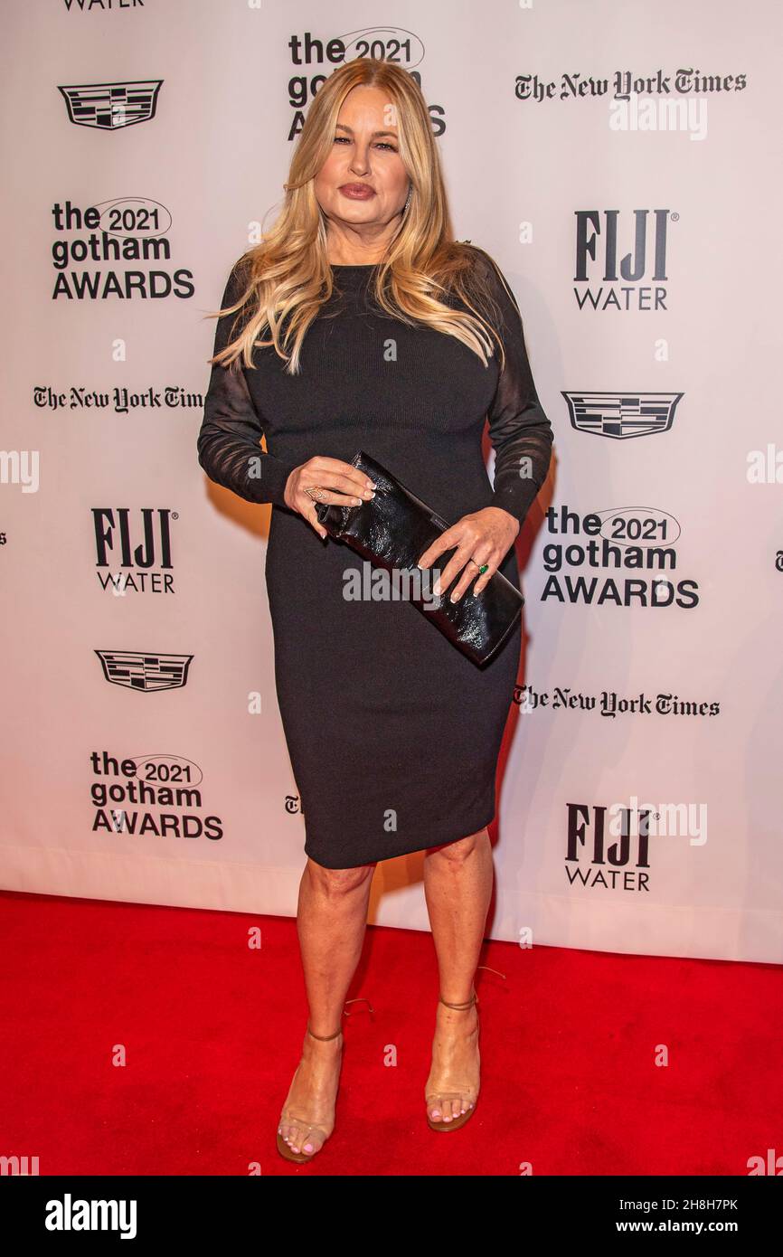 Jennifer coolidge red carpet event hi-res stock photography and images ...
