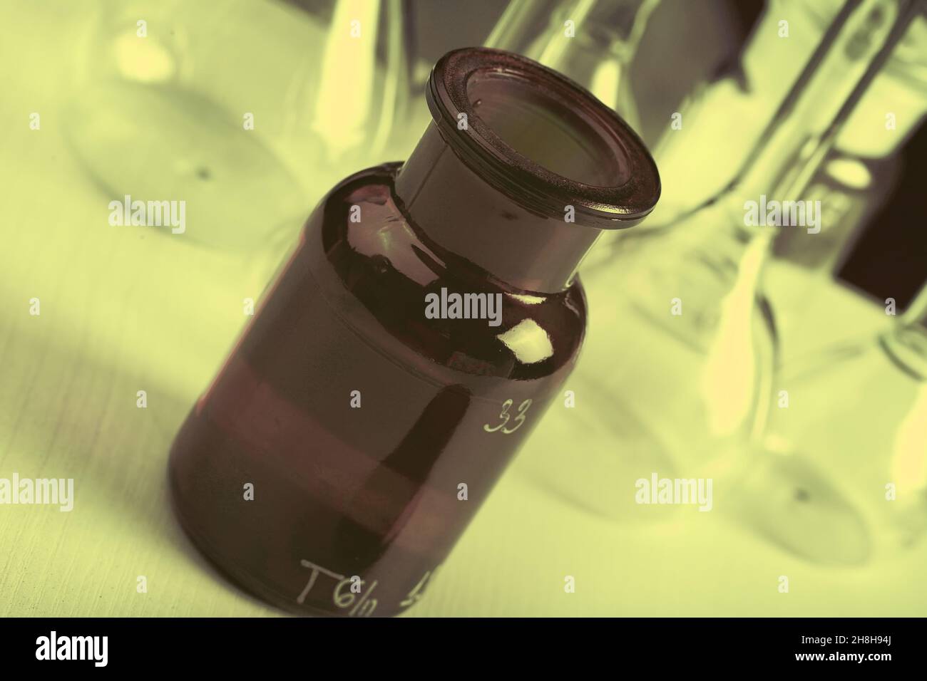 Old laboratory equipment hi-res stock photography and images - Alamy