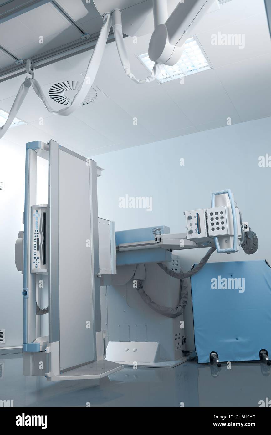 Modern x hi-res stock photography and images - Alamy