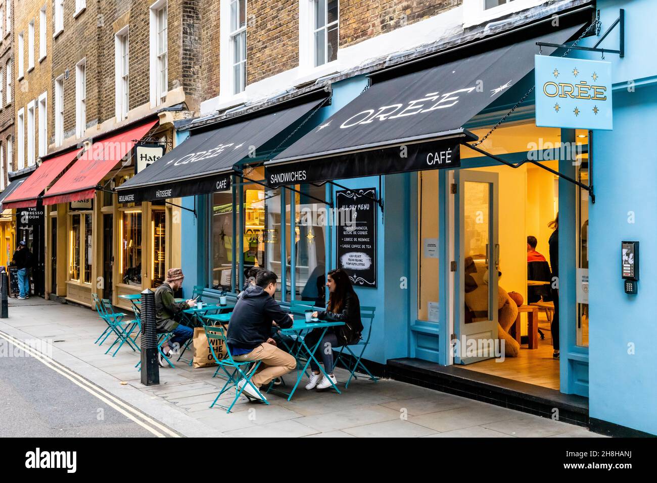 French bakery stores hi-res stock photography and images - Alamy
