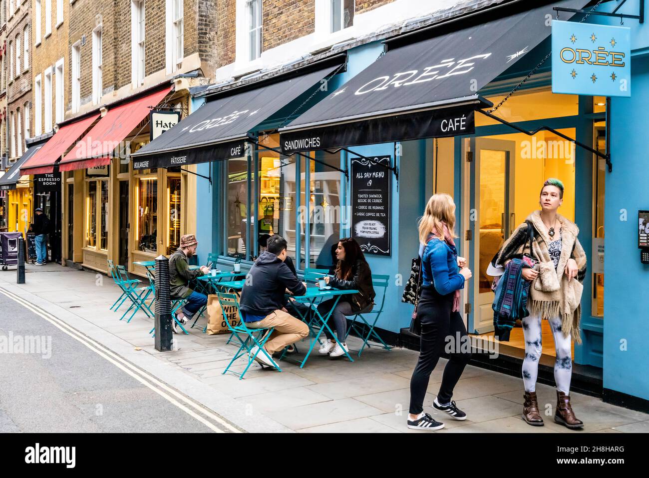 French bakery stores hi-res stock photography and images - Alamy