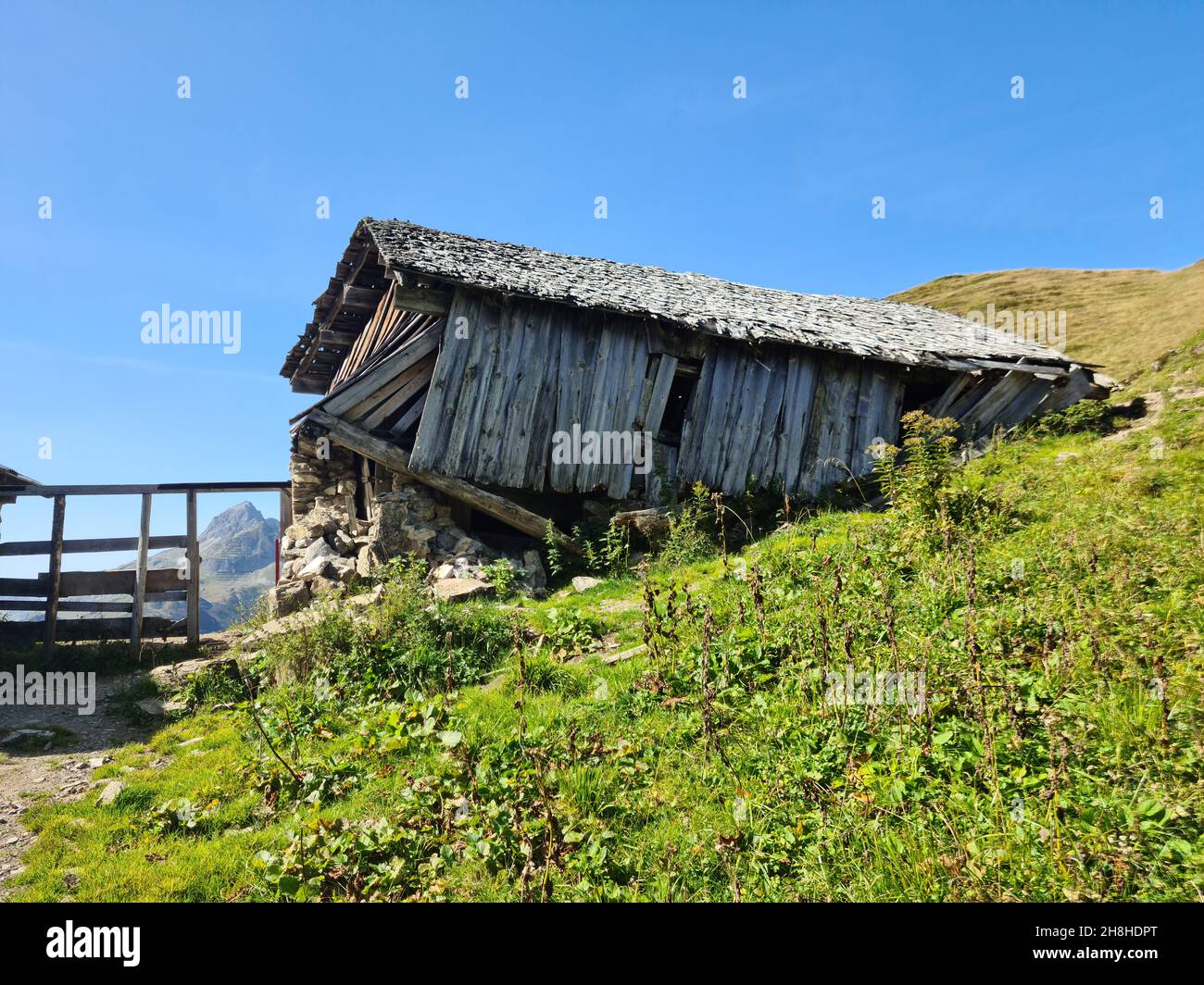 View of an old crooked mountain hut near Lechleiten in the Allgäu Alps ...