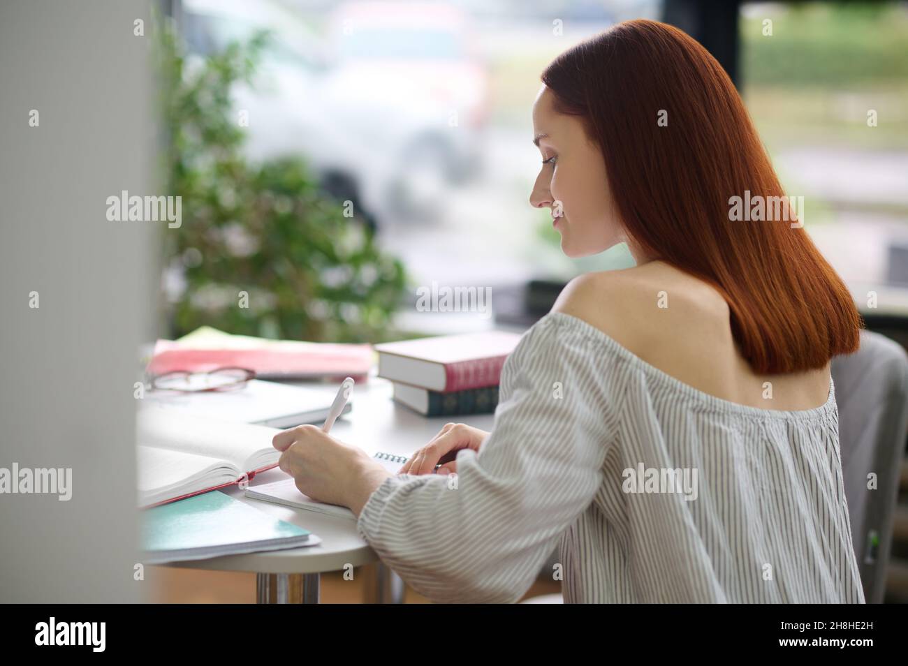 Engaged profile hi-res stock photography and images - Alamy