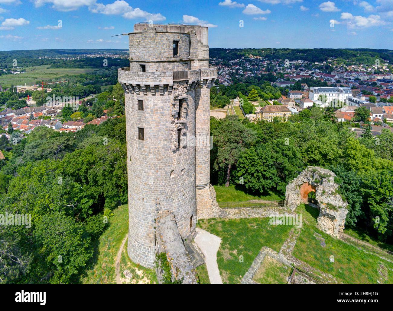 Montlhéry castle hi-res stock photography and images - Alamy