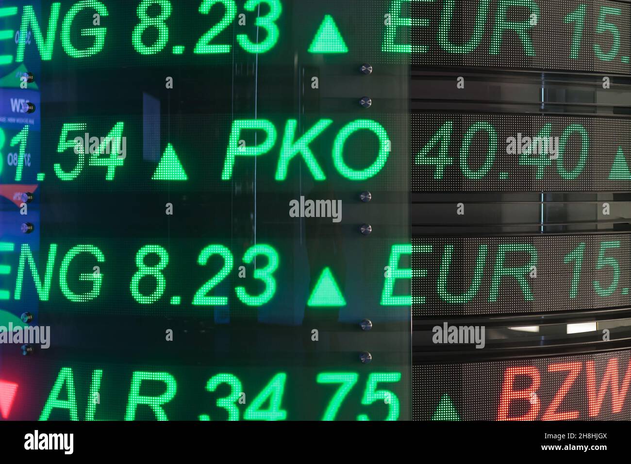 Exchange graph hi-res stock photography and images - Alamy