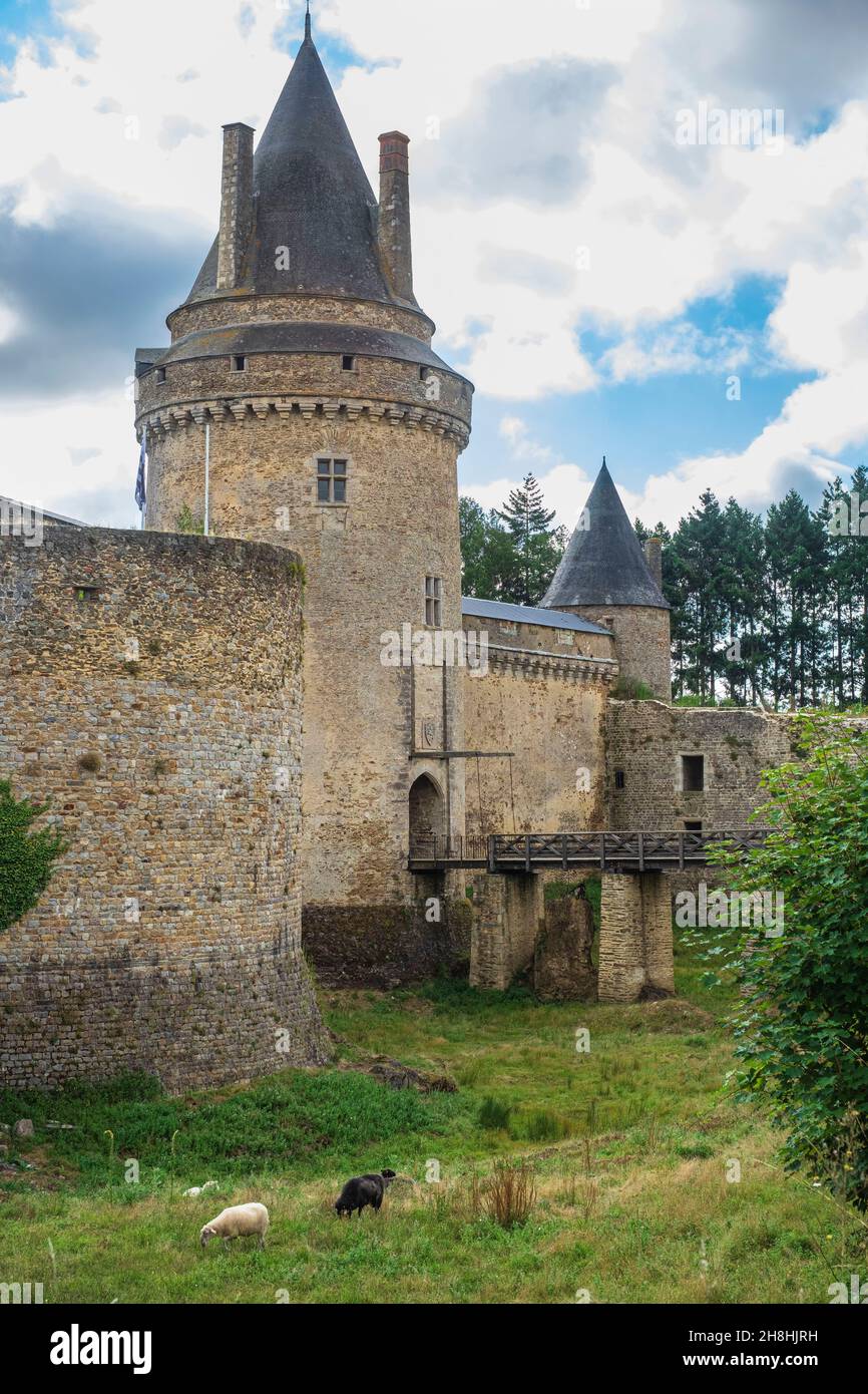 Castle of blain hi-res stock photography and images - Alamy