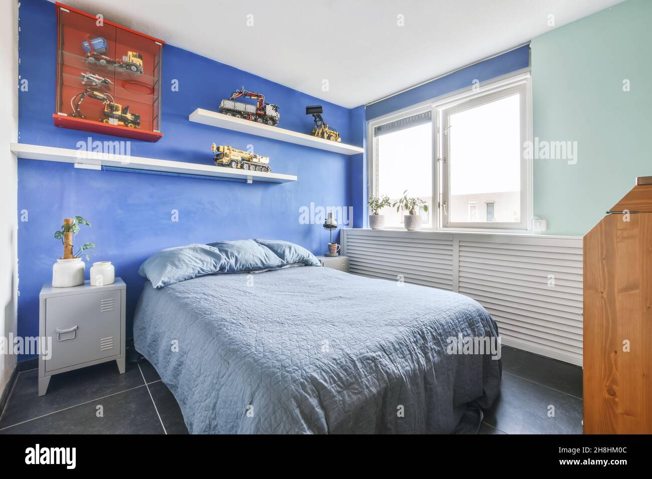 Large double bed hi-res stock photography and images - Alamy