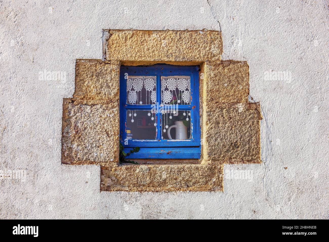 France, Morbihan (56), Ria d'Etel, Plouhinec, Fenêtre de la Chapelle ... France, Morbihan (56), Ria d'Etel, Plouhinec, Fenêtre de la Chapelle ...