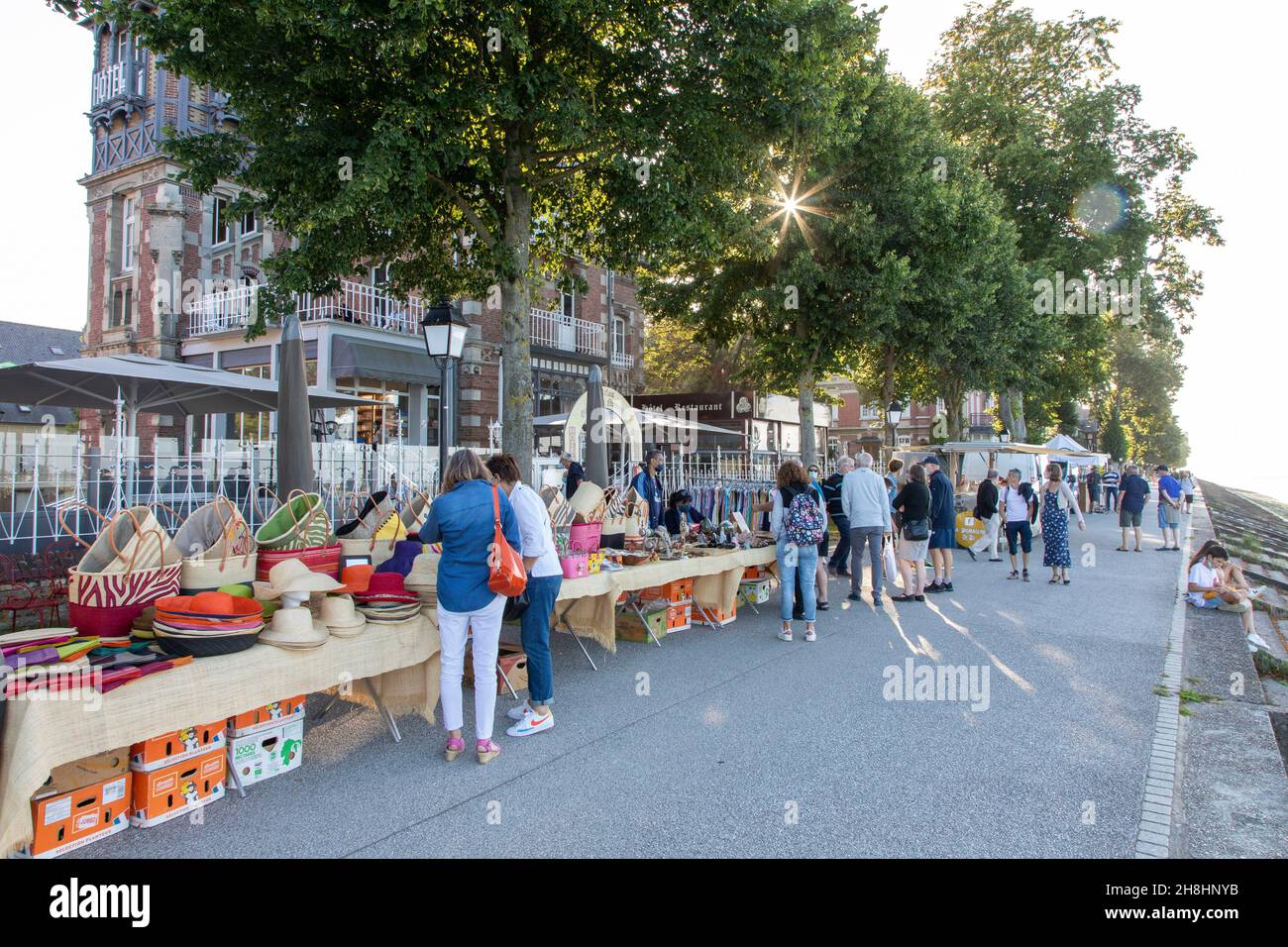 France, Somme, Baie de Somme, Saint-Valery-sur-Somme, market along the ...