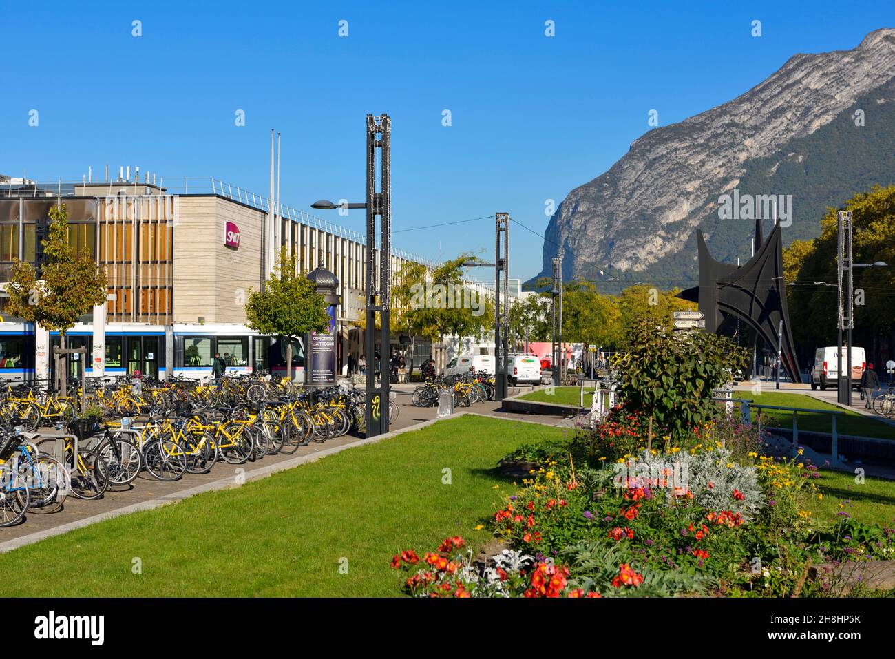 France, Isère (38), Grenoble, Place de la Gare, the SNCF train station ...