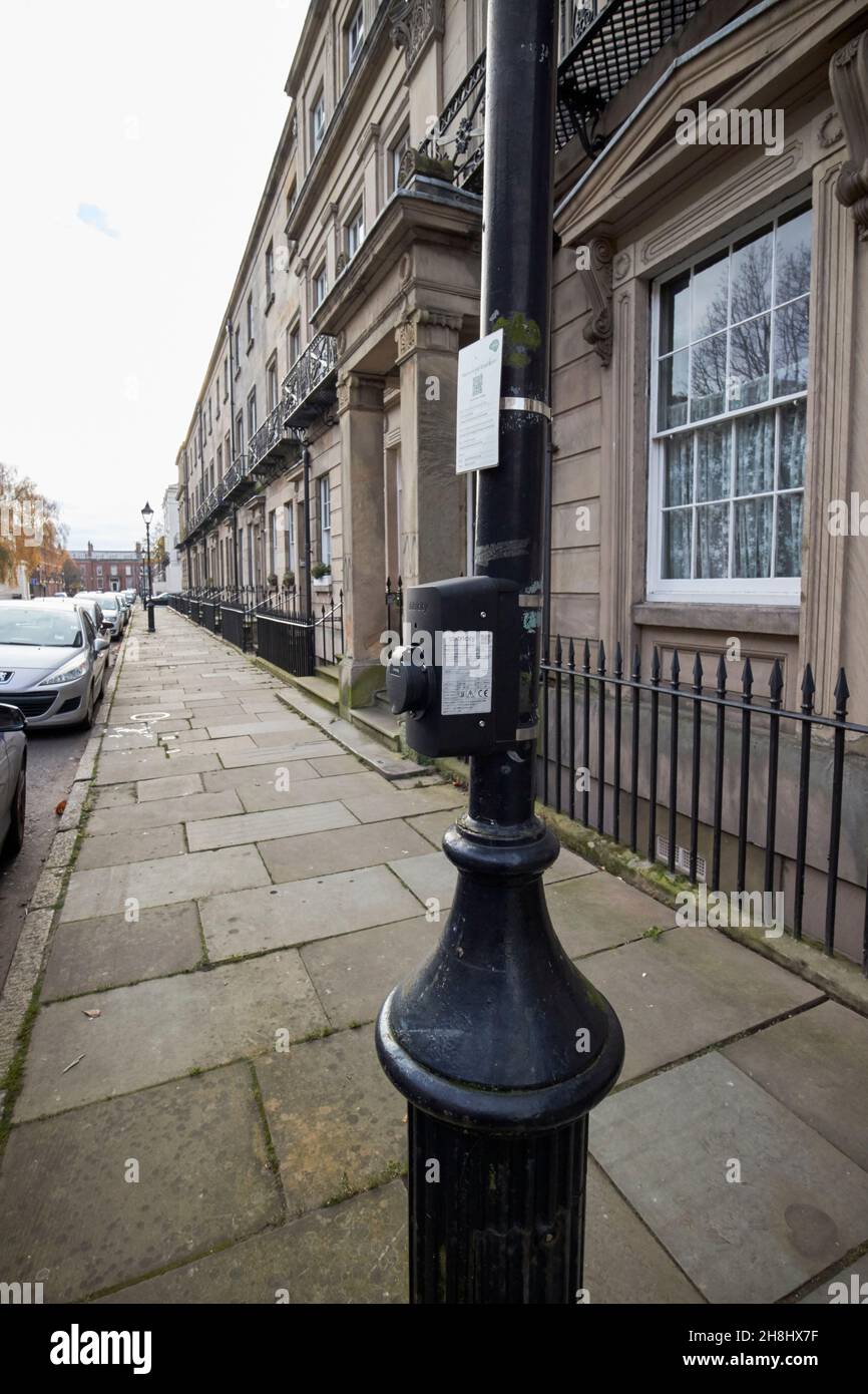 Lamp post charger hi-res stock photography and images - Alamy