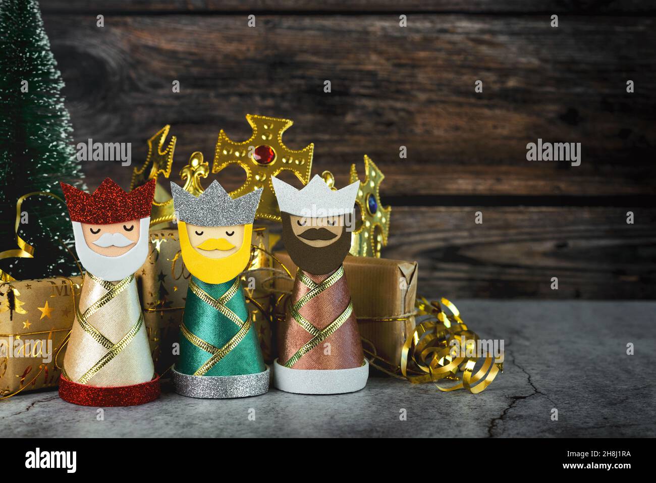 Nativity three wise men camel hi-res stock photography and images - Alamy