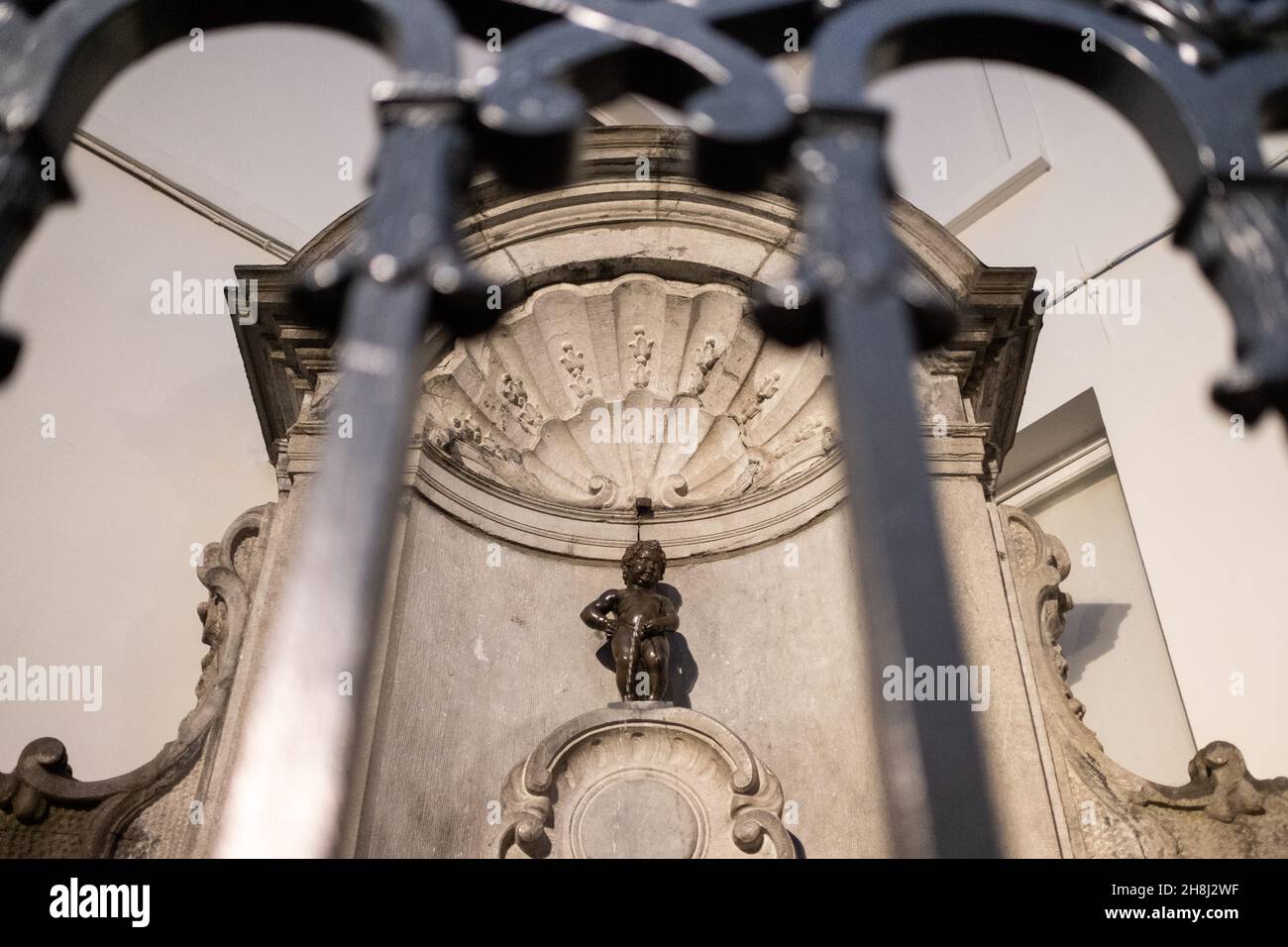 Belgium, Brussels. The Manneken Pis, famous 17th century fountain with ...