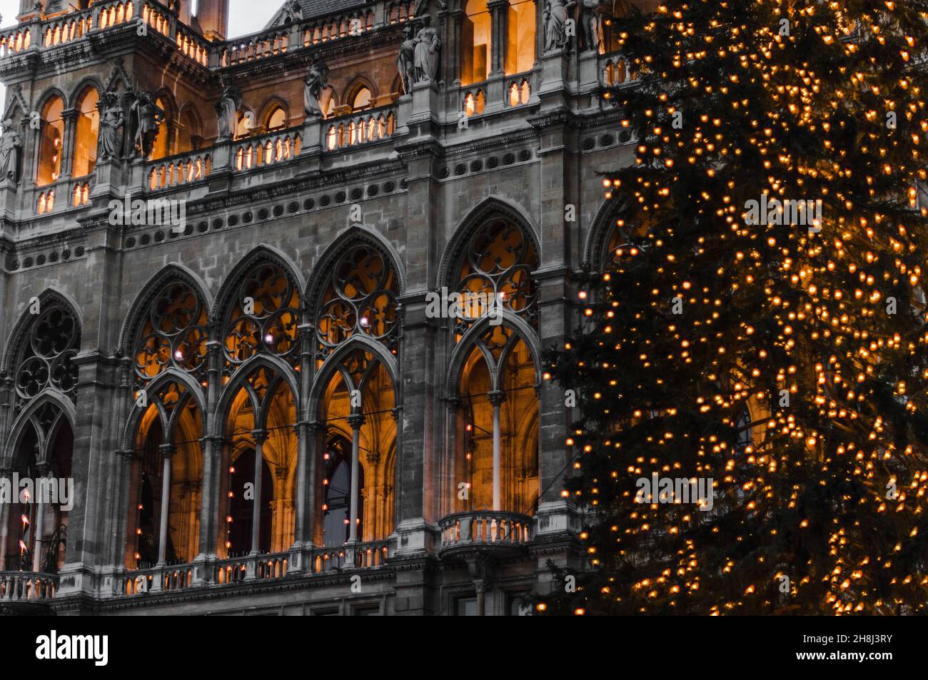 View of the main christmas tree and the arch of the Town Hall Stock ...
