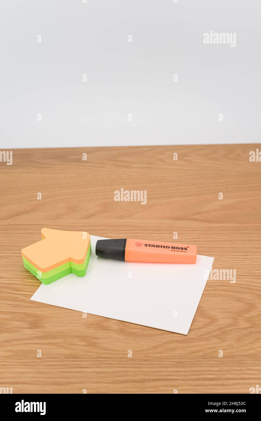 INVERIGO, ITALY - Nov 27, 2021: markers and colorful sticky notes ...