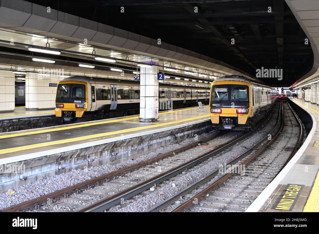 465 class train hi-res stock photography and images - Alamy