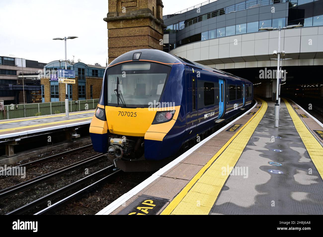 Southeastern city beam class 707 hi-res stock photography and images ...