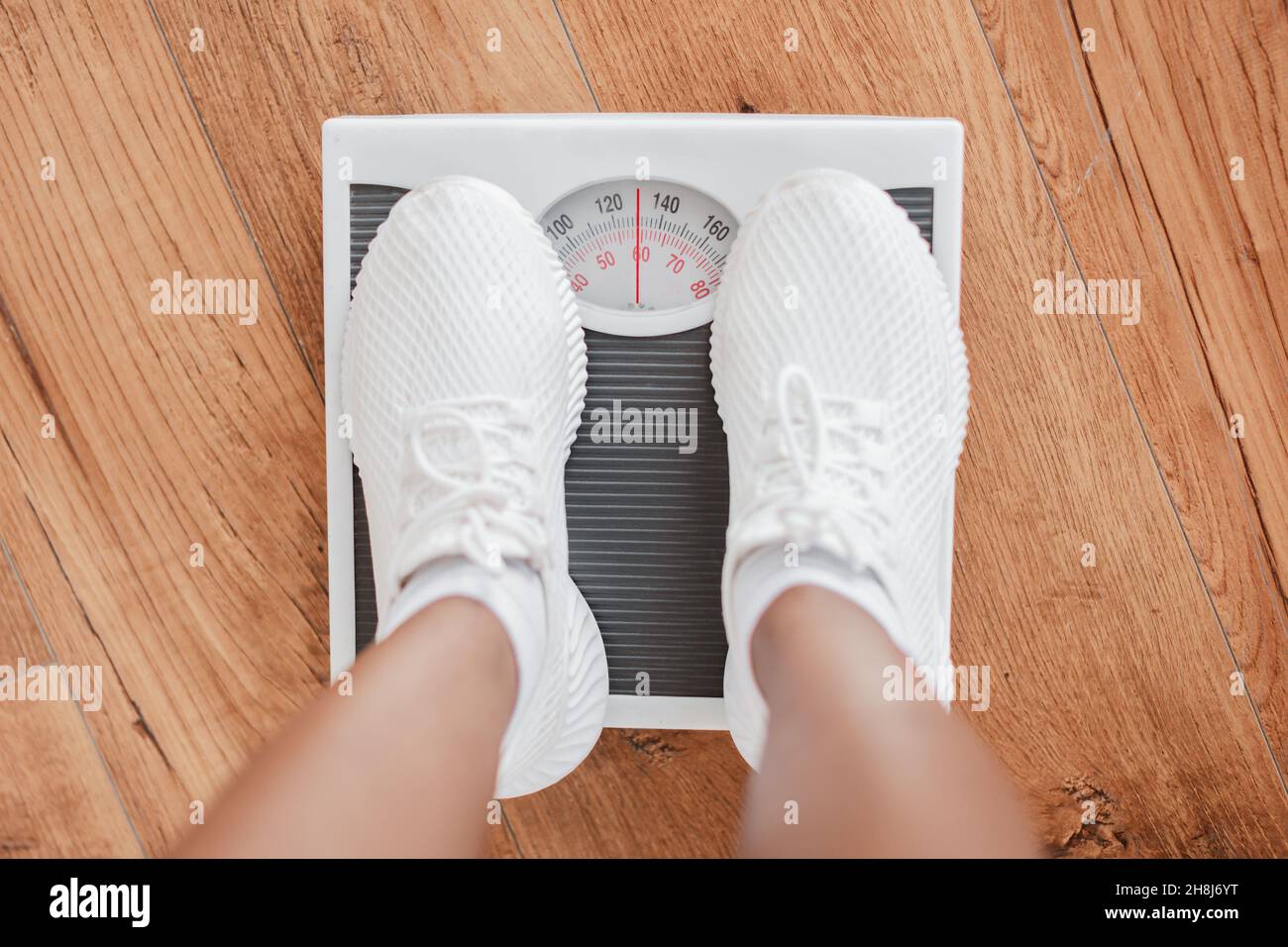 Feet scales above hi-res stock photography and images - Alamy